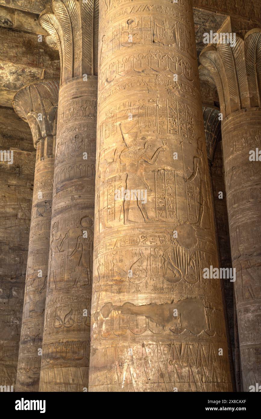 Reliefs in hypostyle hall hi-res stock photography and images - Alamy