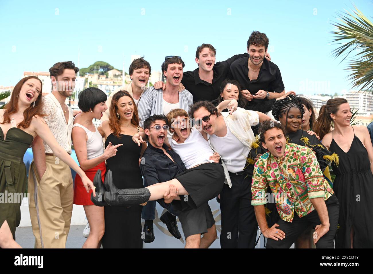 Héloïse Janjaud, Adrien Dewitte, Mathilde Auneveux, Vanessa Guide, Sam ...