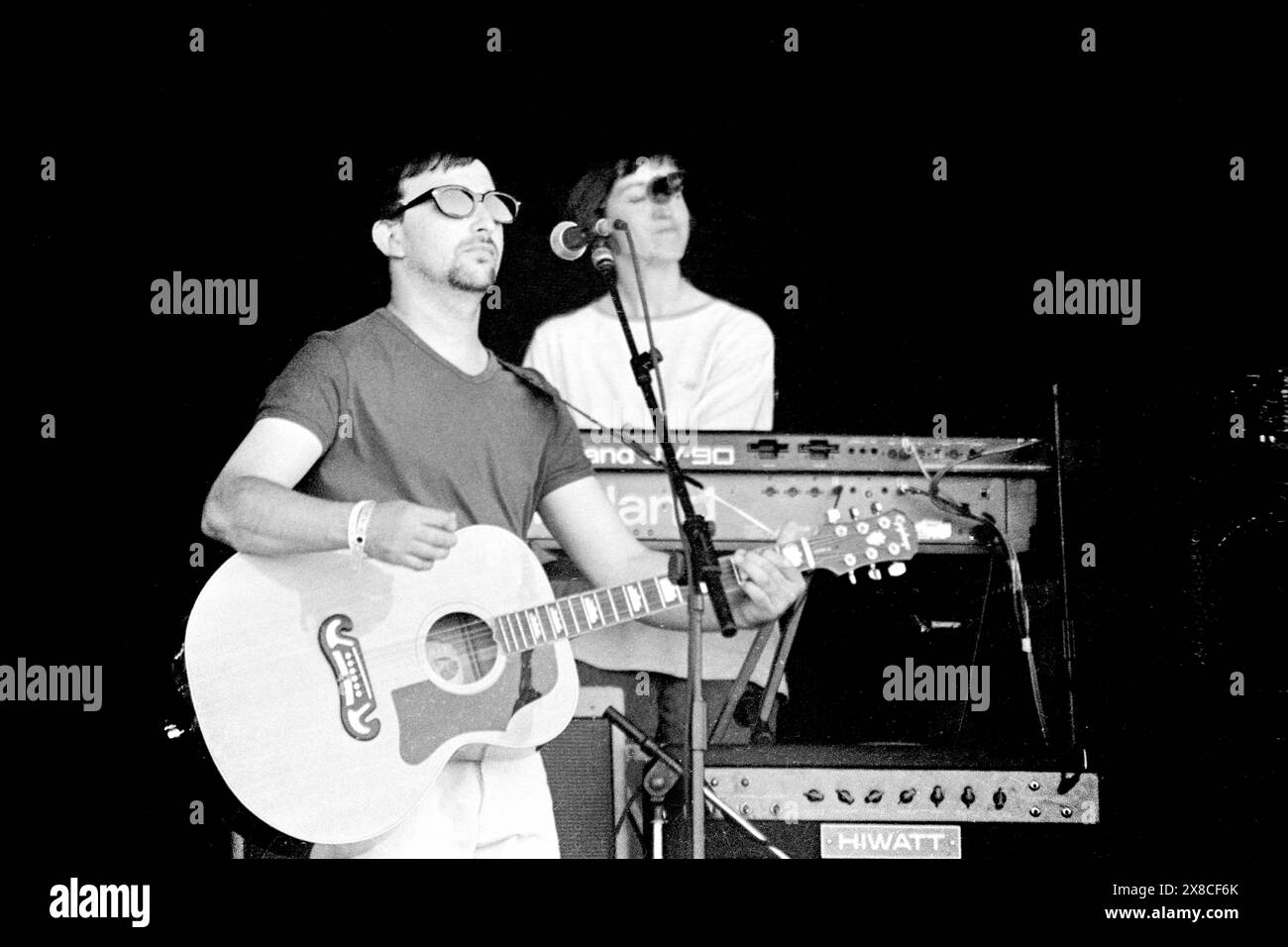 IAN BROUDIE, LIGHTNING SEEDS, GLASTONBURY FESTIVAL, 1995: Ian Broudie ...