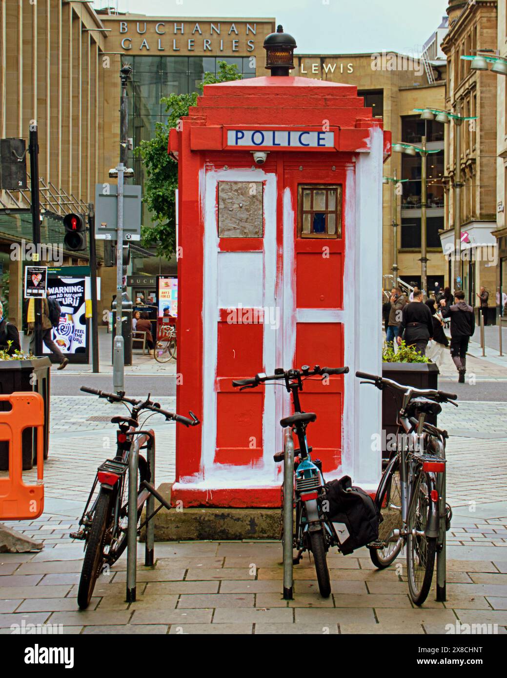 Glasgow, Scotland, UK. 24th May, 2024: UK Weather: Sick tardis in ...