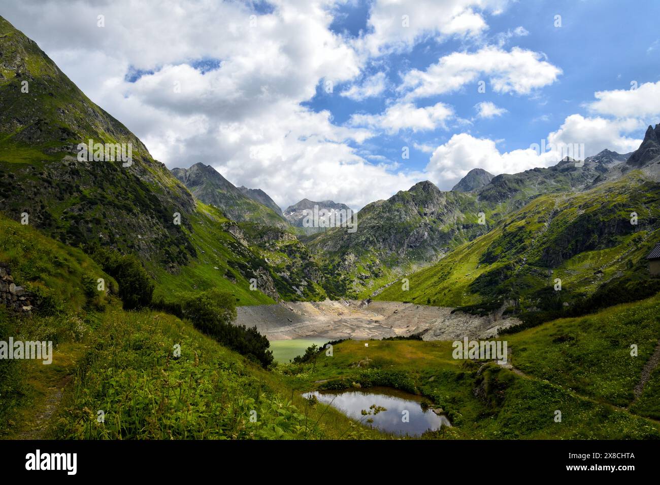 Montain trekking hi-res stock photography and images - Alamy