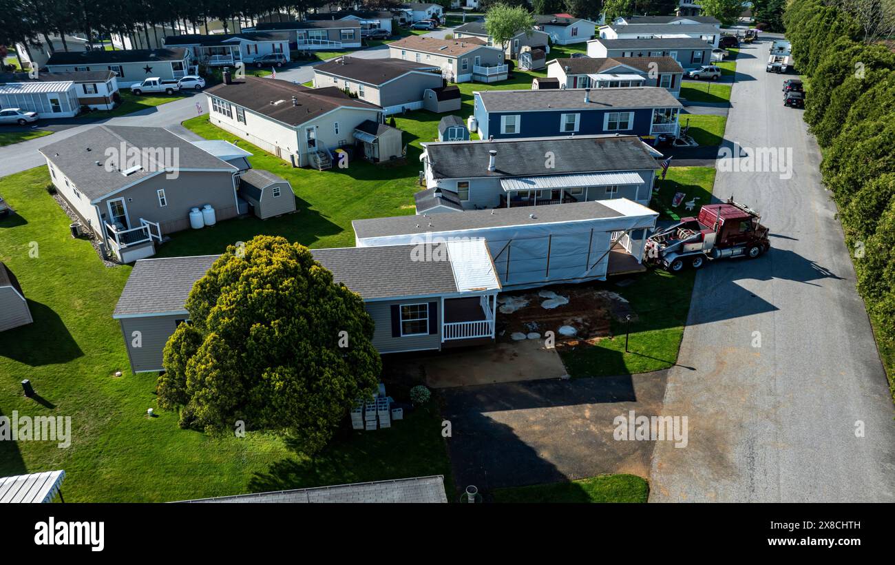 Prefab green home hi-res stock photography and images - Alamy