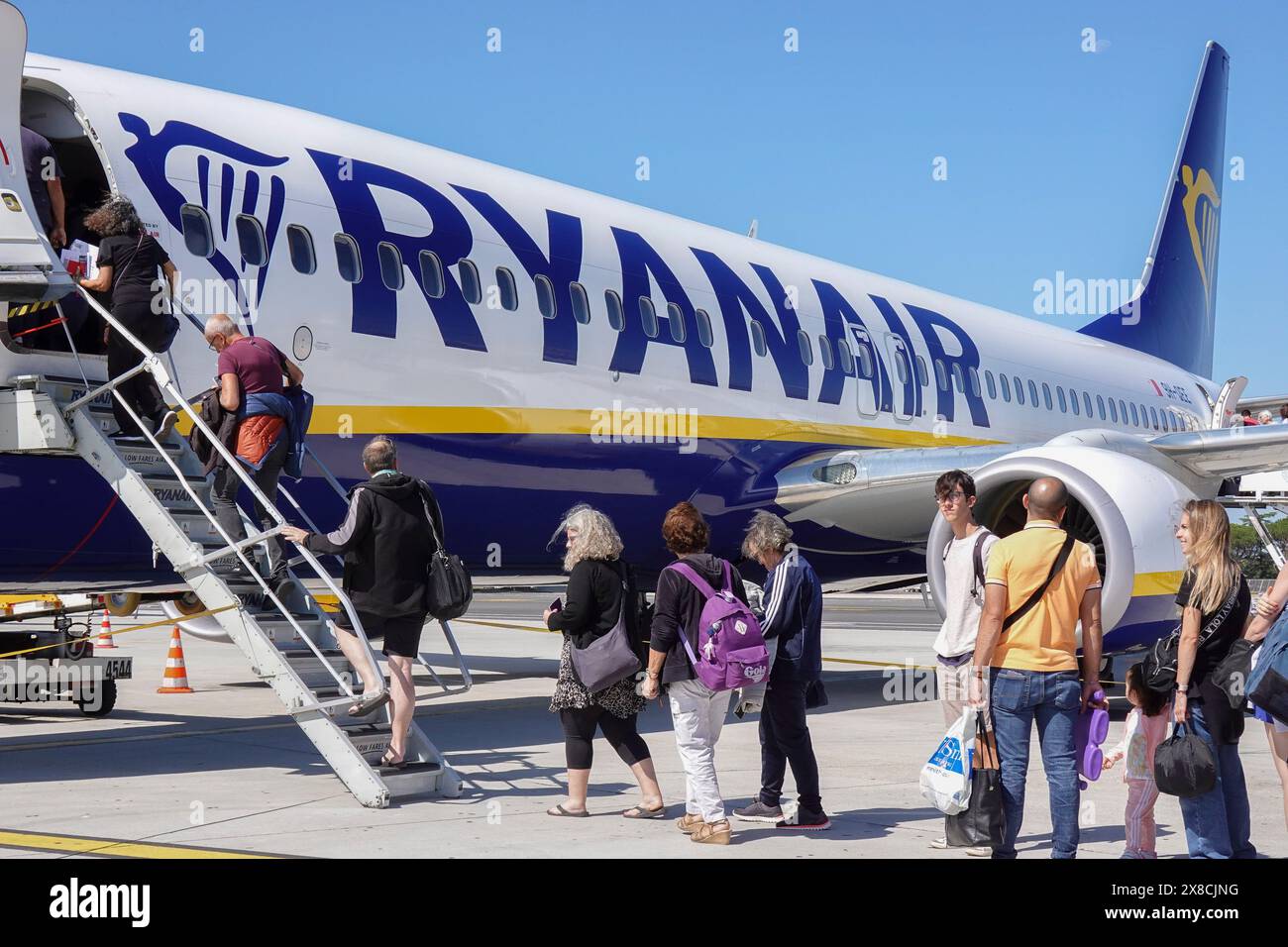 Hungary, Budapest, Ryanair passenger jet airplane at Ferenc Liszt ...