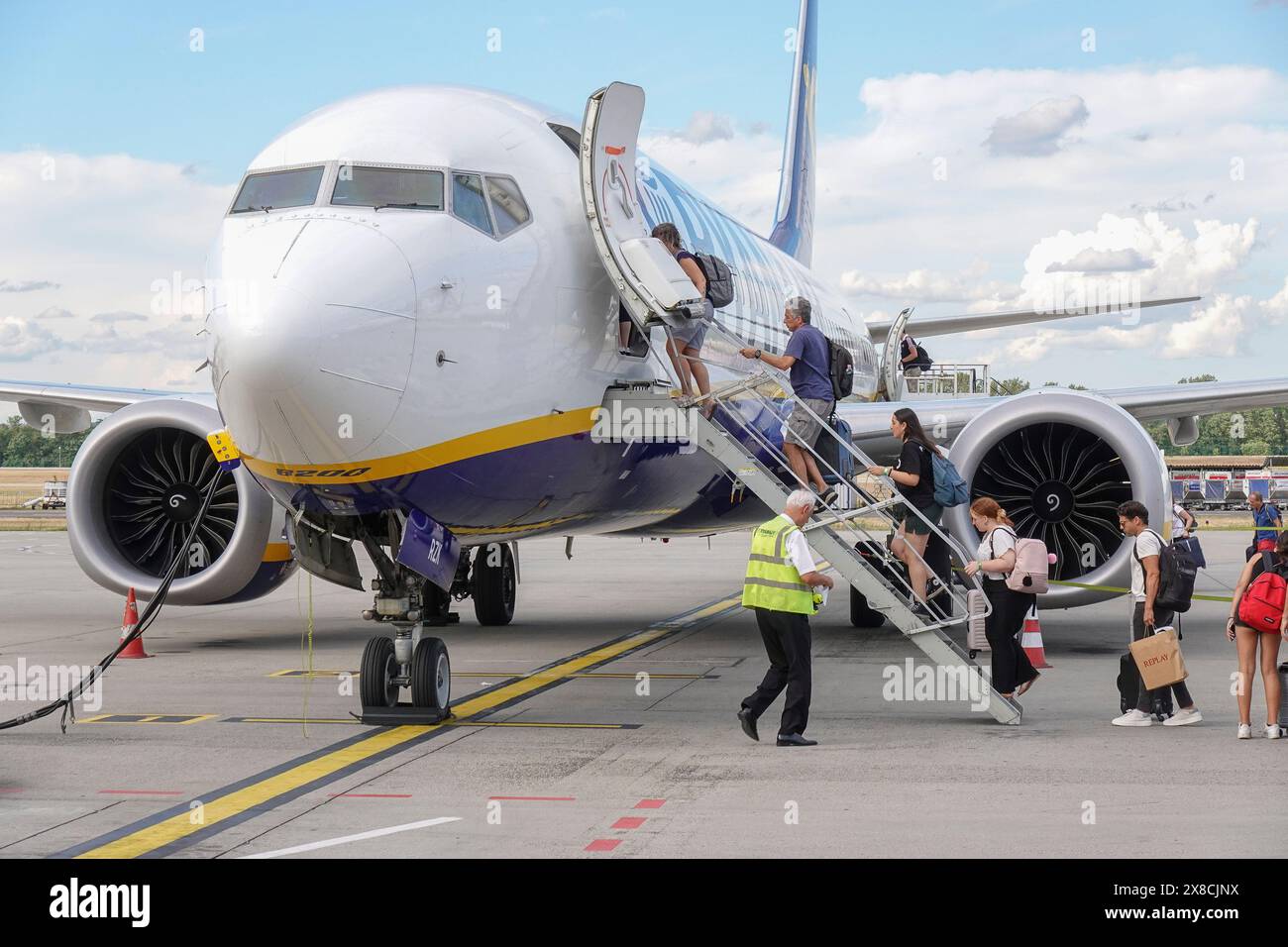Hungary, Budapest, Ryanair passenger jet airplane at Ferenc Liszt ...