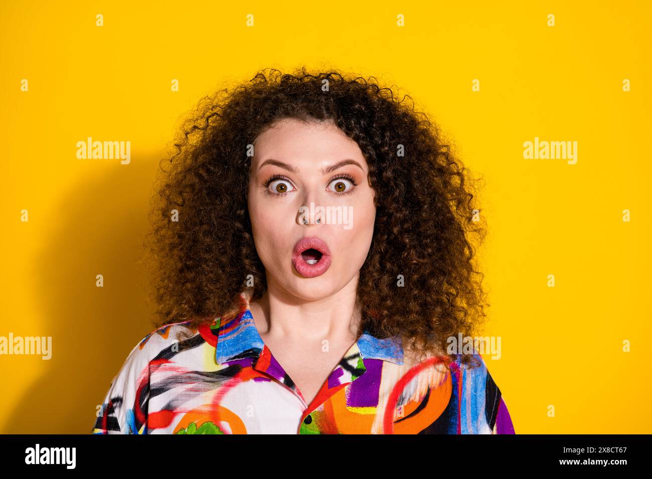Photo portrait of lovely young lady amazed frightened face dressed ...