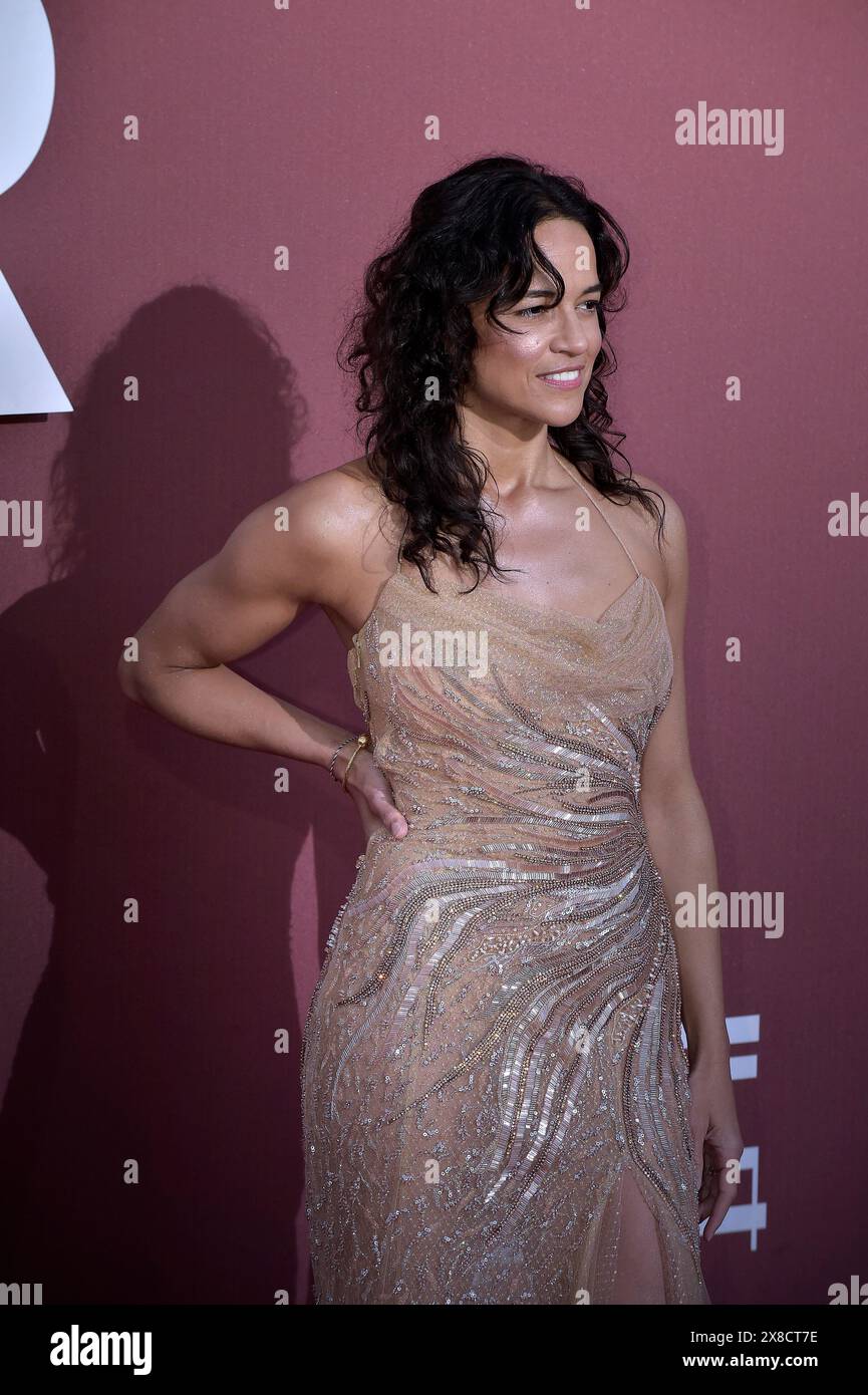 CAP D'ANTIBES, FRANCE - MAY 23: Michelle Rodriguez amfAR Cannes Gala ...