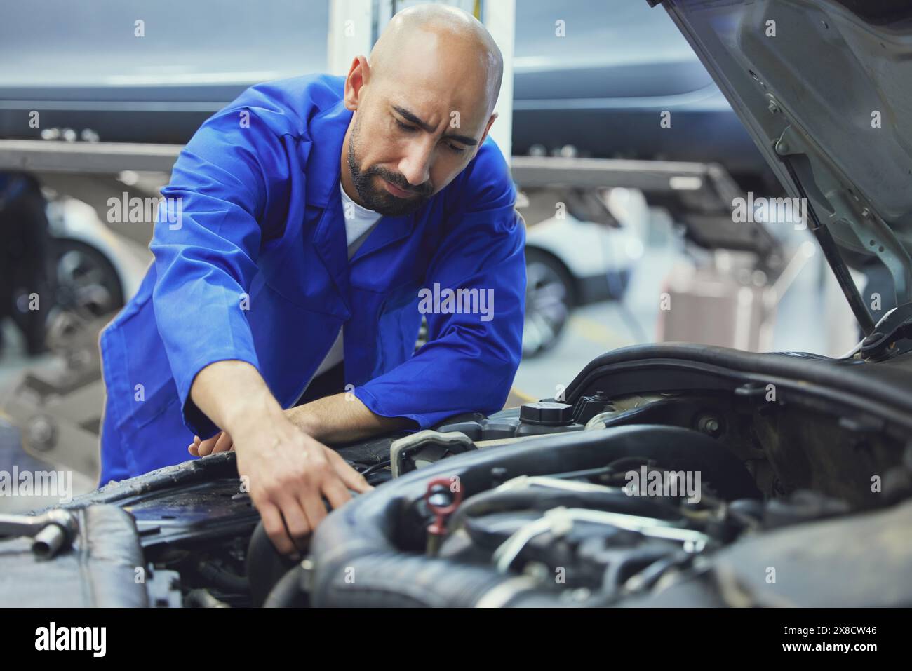 Motor industry manufacturing hi-res stock photography and images - Alamy