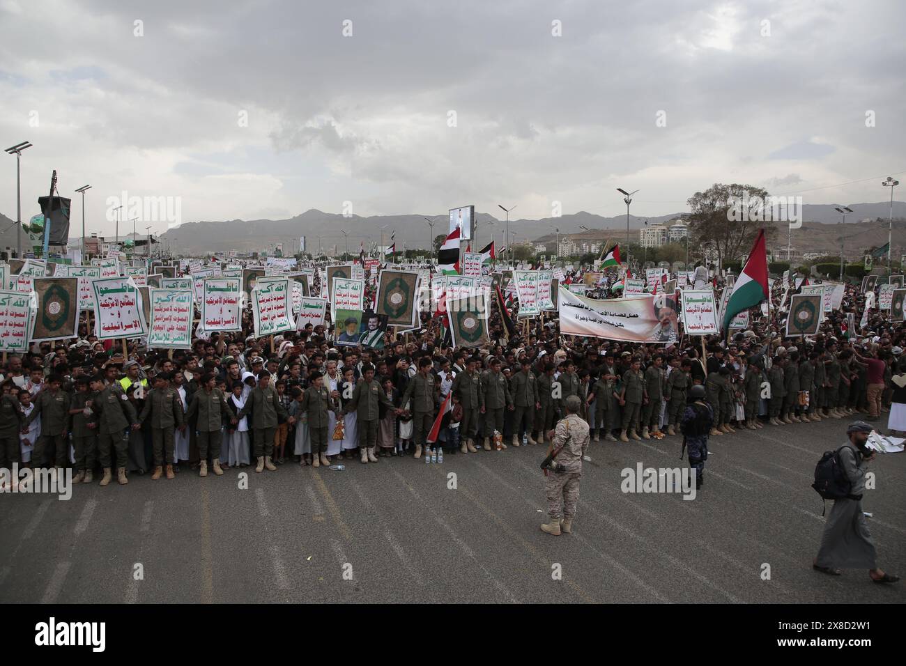 Houthi supporters protest against the US and Israel, and in solidarity ...