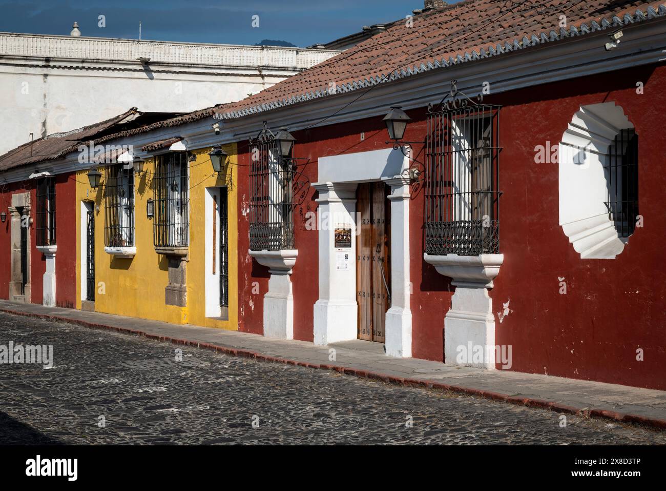 Cobblestone street and Spanish colonial-style architecture, Antigua ...