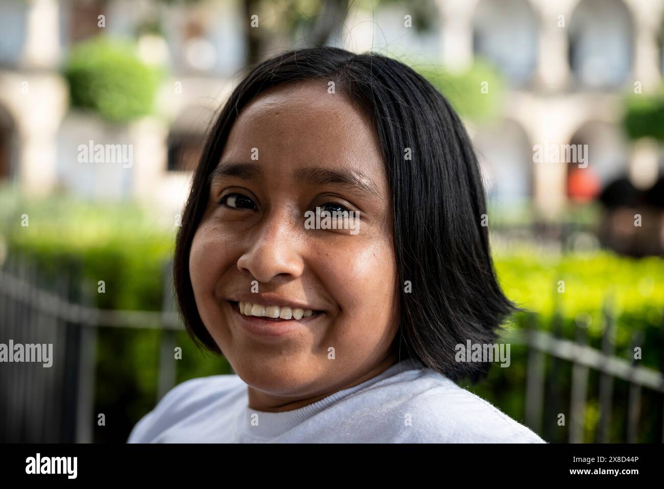 Mayan girl in Parque Central, Antigua, Guatemala Stock Photo - Alamy
