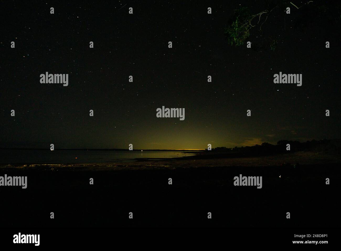 The dim glow on the Southern Horizon caused by the Southern Lights ...