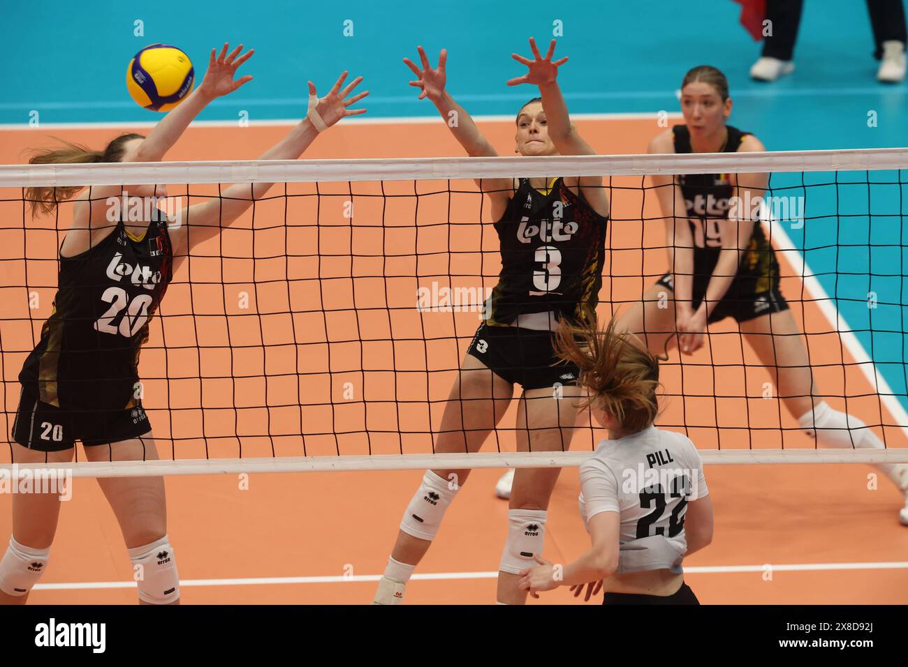 Fight during national league hi-res stock photography and images - Alamy