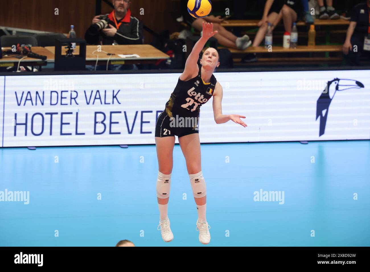 Beveren, Belgium. 24th May, 2024. Belgium's Manon Stragier fights for ...