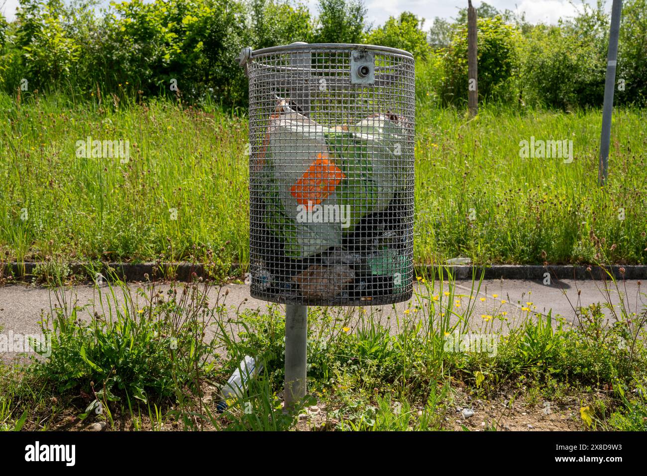 Bright dustbin hi-res stock photography and images - Alamy