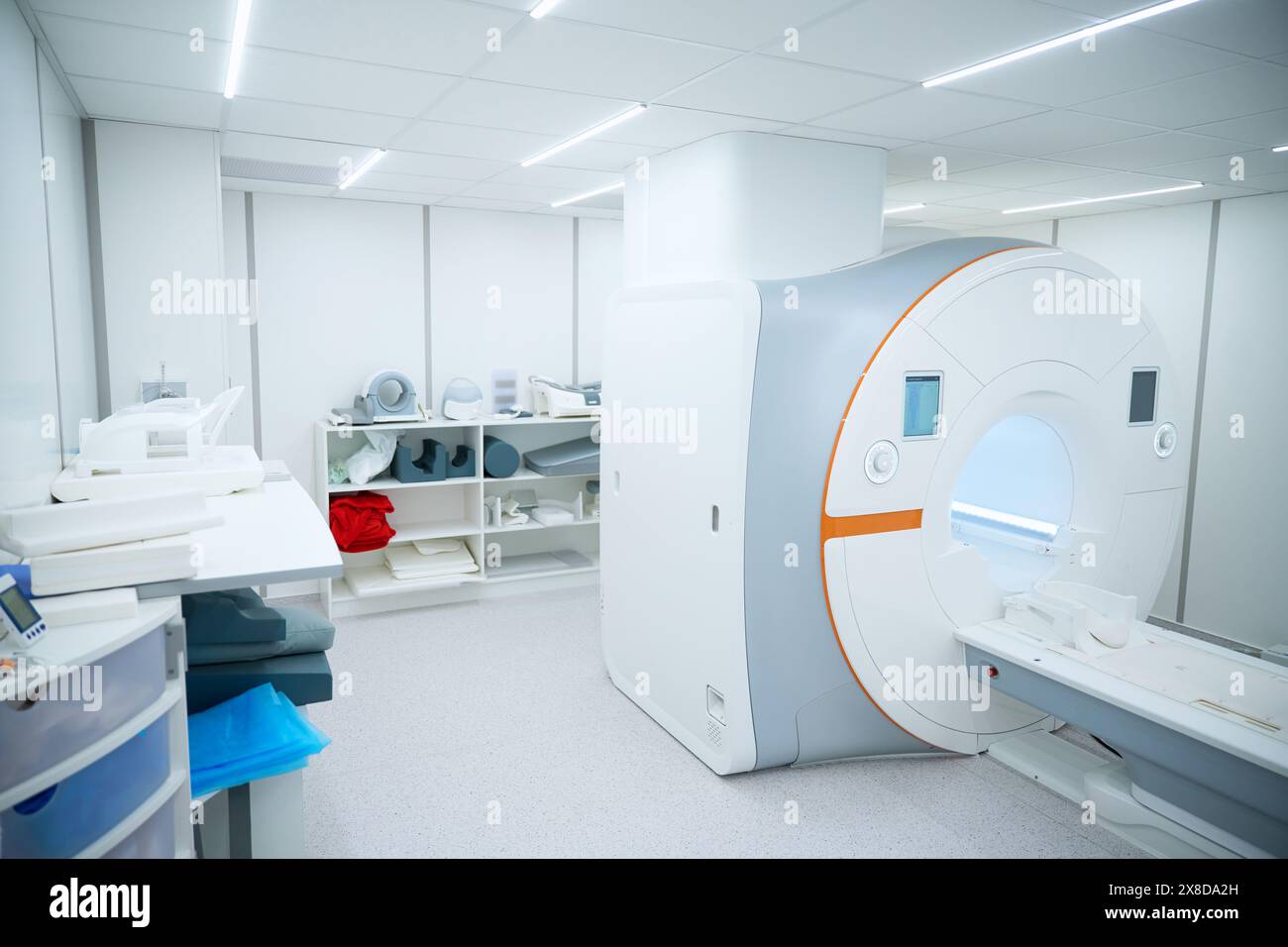 Modern MRI machine located in diagnostic center Stock Photo - Alamy