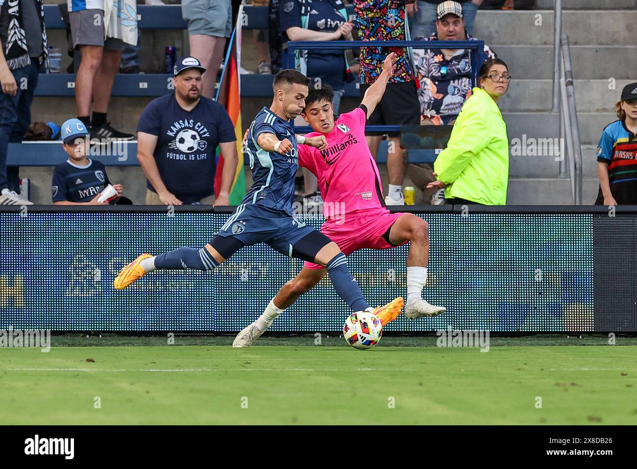 Kansas City, KS, USA. 21st May, 2024. Sporting Kansas City midfielder ...