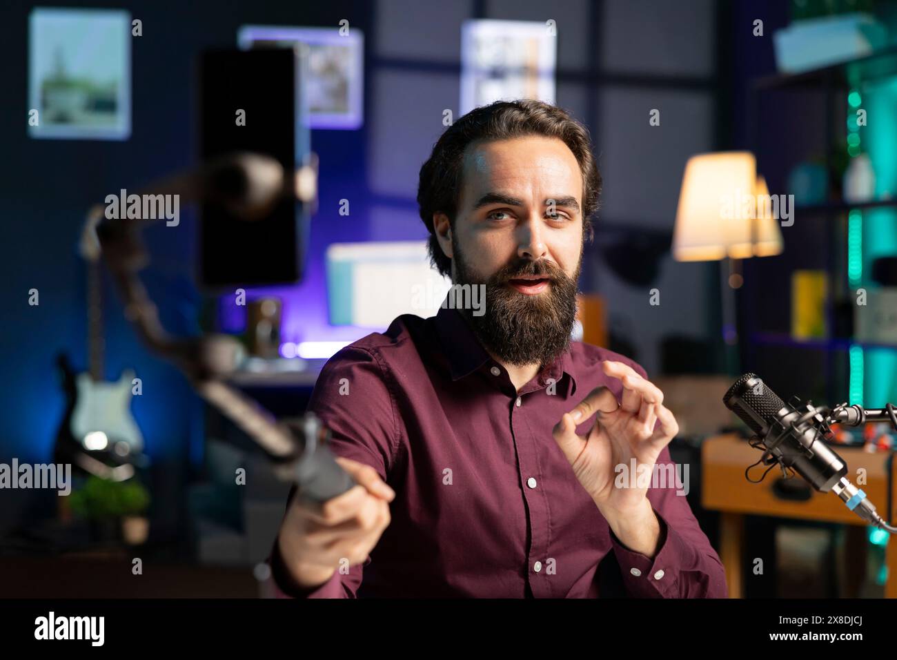 Stick mic hi-res stock photography and images - Alamy