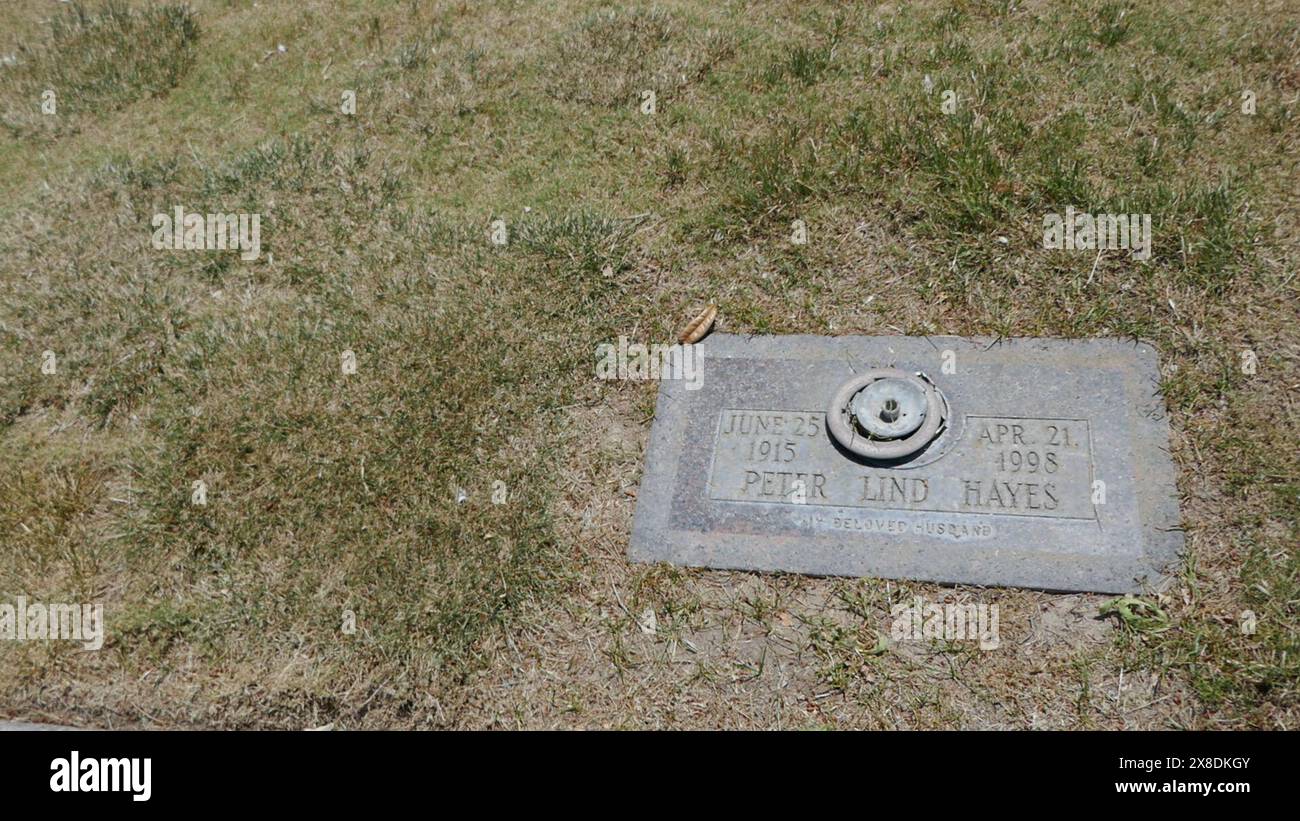 Las Vegas, Nevada, USA 14th May 2024 Actor Peter Lind Hayes Grave, wife ...