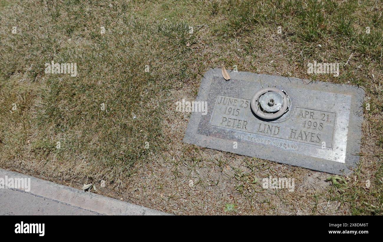 Las Vegas, Nevada, USA 14th May 2024 Actor Peter Lind Hayes Grave, wife ...