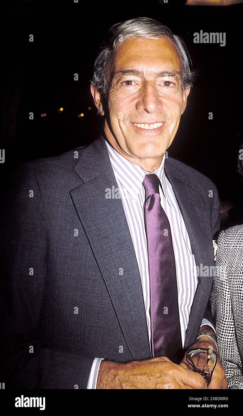 John weitz hi-res stock photography and images - Alamy