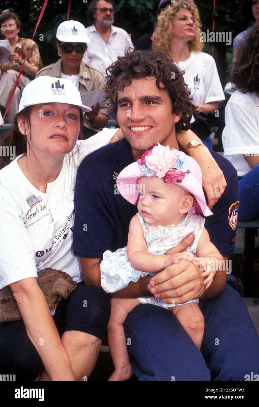 Globe photos zuma 1991 hi-res stock photography and images - Alamy