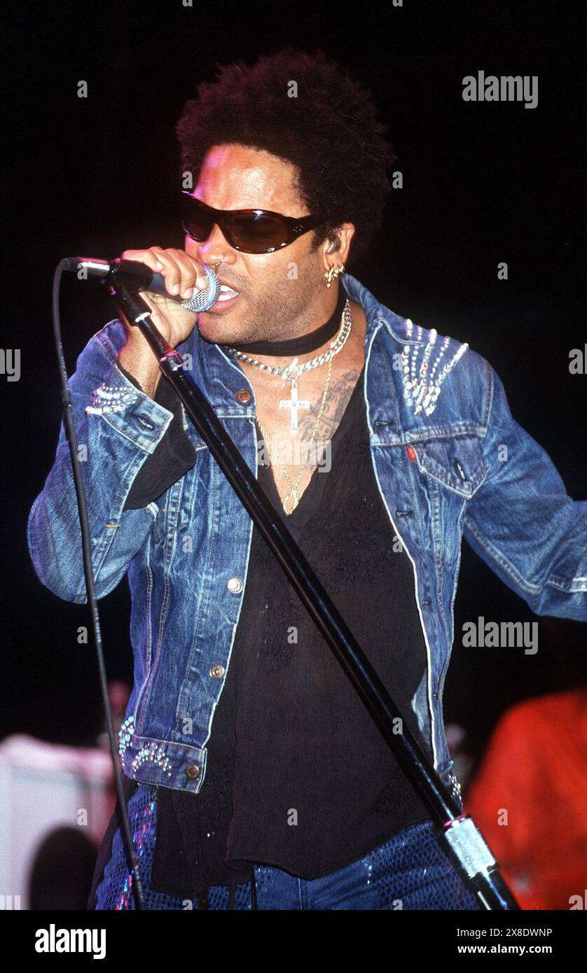 Dec. 16, 1999 - K17548WW: Z100 JINGLE BALL '99.AT MADISON SQUARE GARDEN ...