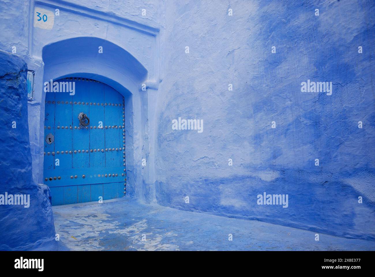 Blue town of Chefchaouen, Maroc Stock Photo - Alamy
