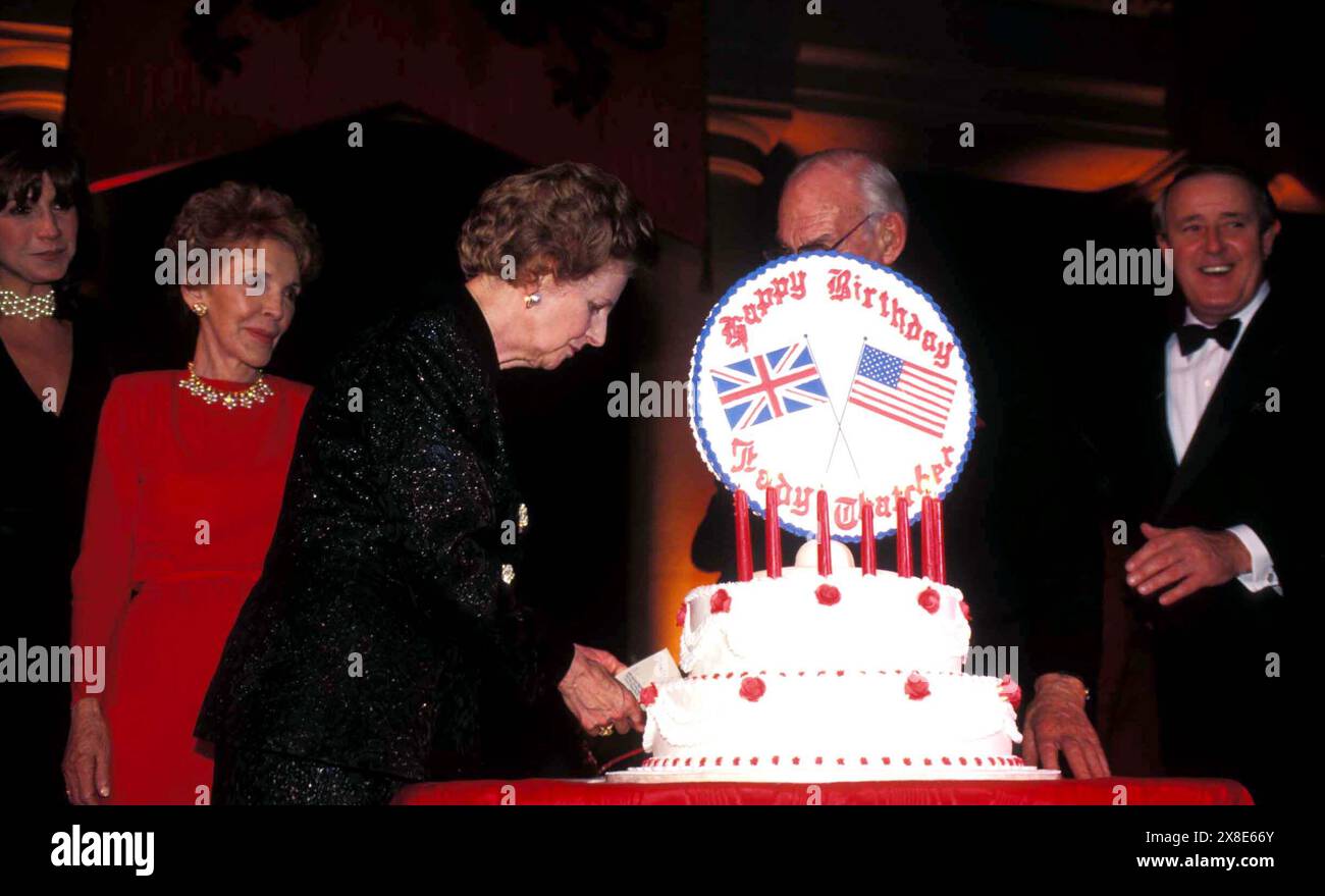 K2886JKEL SD10/23/1995.MARGARET THATCHER 70TH BIRTH DAY GALA.BARBARA ...