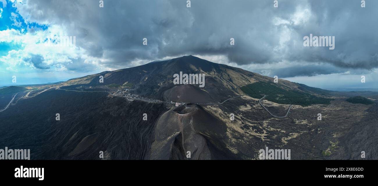 Mount Etna, Sicily - Tallest active volcano of Europe 3329 m in Italy ...