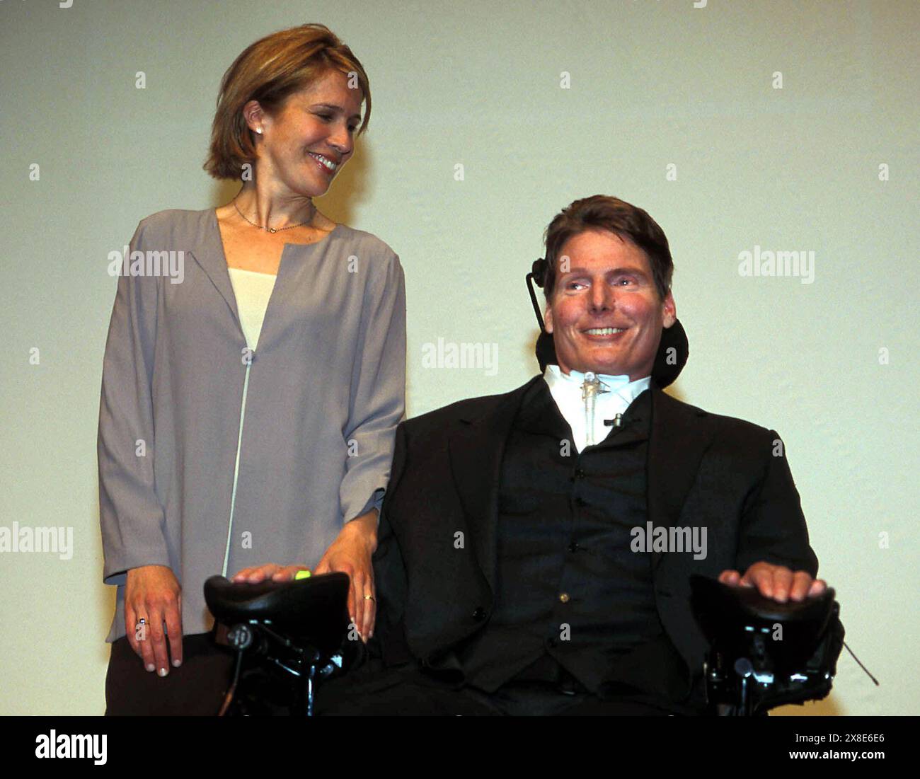 K15303JKEL.SOCIETY FOR NEUROSCIENCE AWARDS HONORS CHRISTOPHER REEVE AT ...