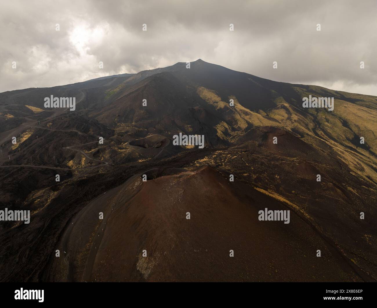 Mount Etna, Sicily - Tallest active volcano of Europe 3329 m in Italy ...