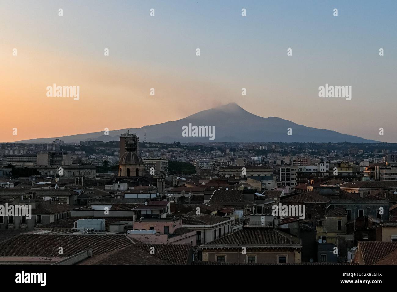 Mount Etna Volcano at sunset from Catania, Sicily island, Italy ...