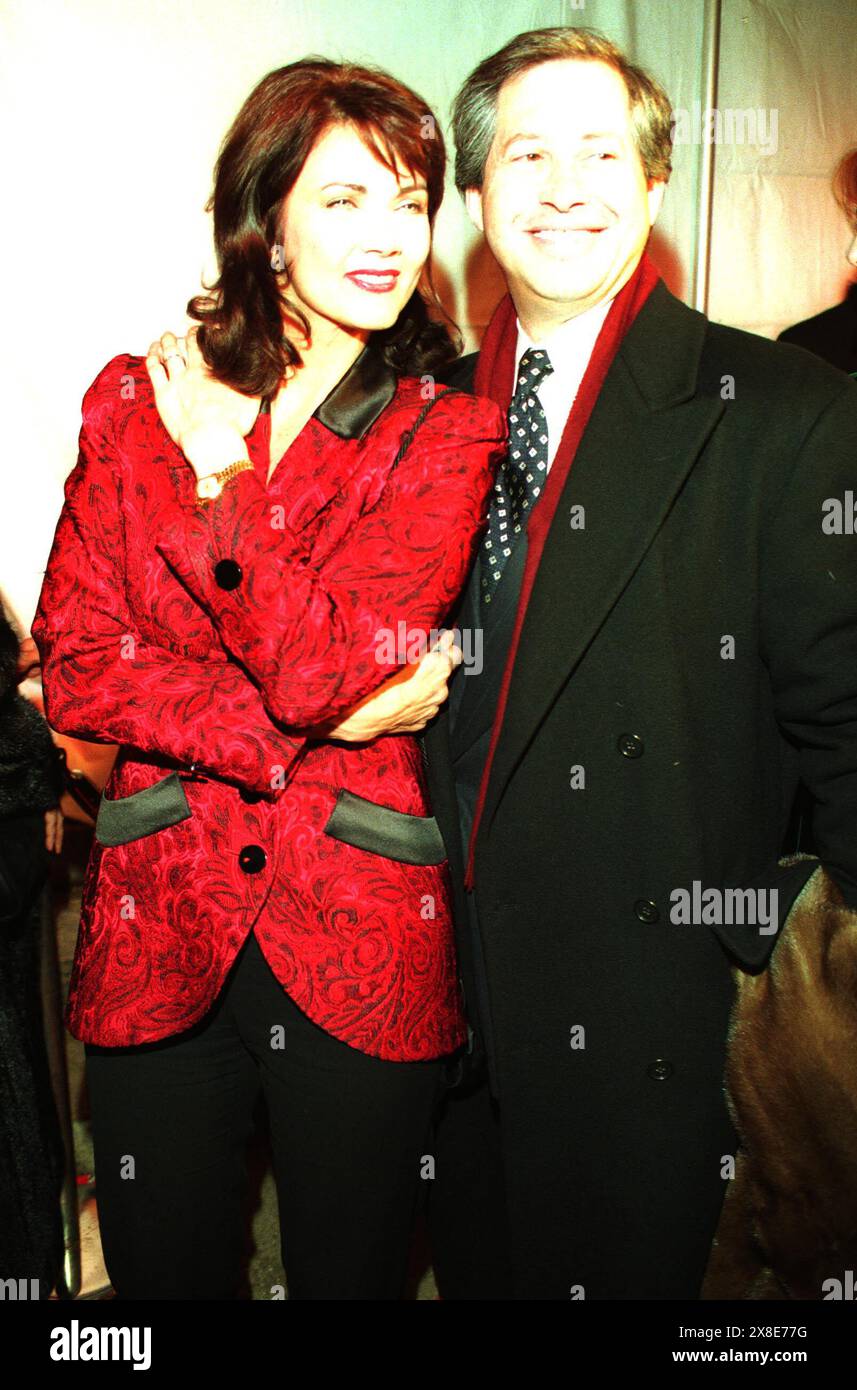 30759JKEL: INAUGURATION '97/CONDENAST PARTY.AT THE CORCORAN ART MUSEUM ...