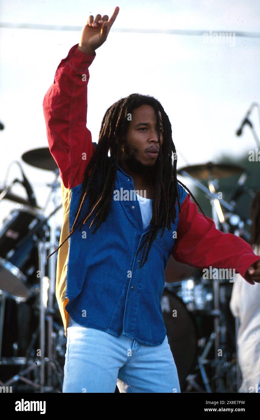 L8723JKEL: 6/26/94.THE ZIGGY MARLEY WORLD CUP CONCERT IN WASH MONUMENT ...