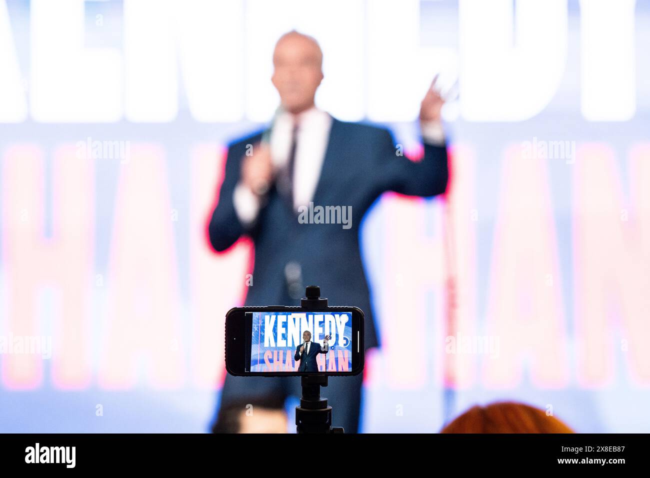 Robert f kennedy jr phone hi-res stock photography and images - Alamy