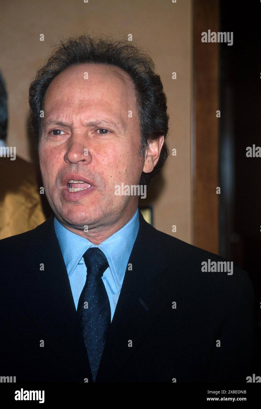 Billy crystal 2001 hi-res stock photography and images - Alamy