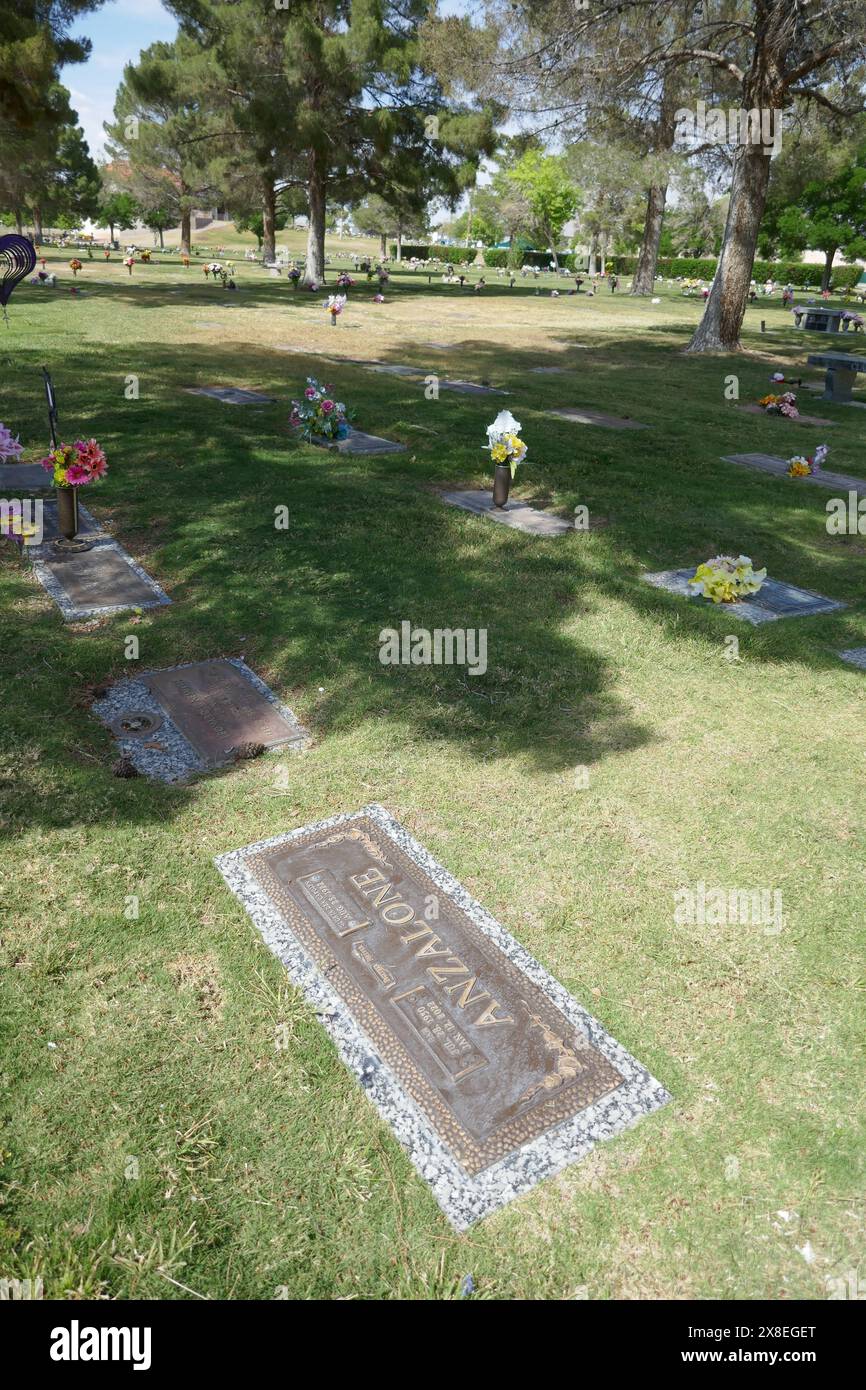 Las Vegas, Nevada, USA 14th May 2024 Actress Gloria Dea Grave in Garden ...