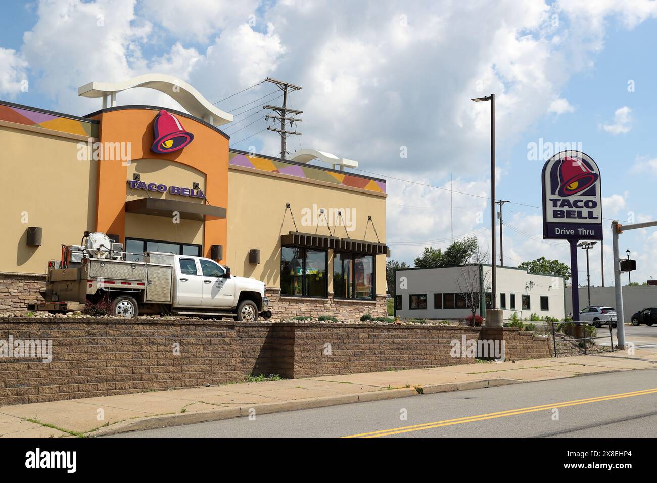 Taco bell food truck hi-res stock photography and images - Alamy
