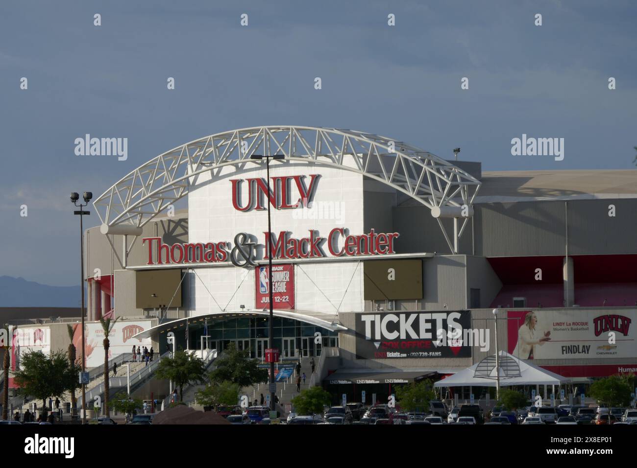 Garth brooks in concert hi-res stock photography and images - Alamy