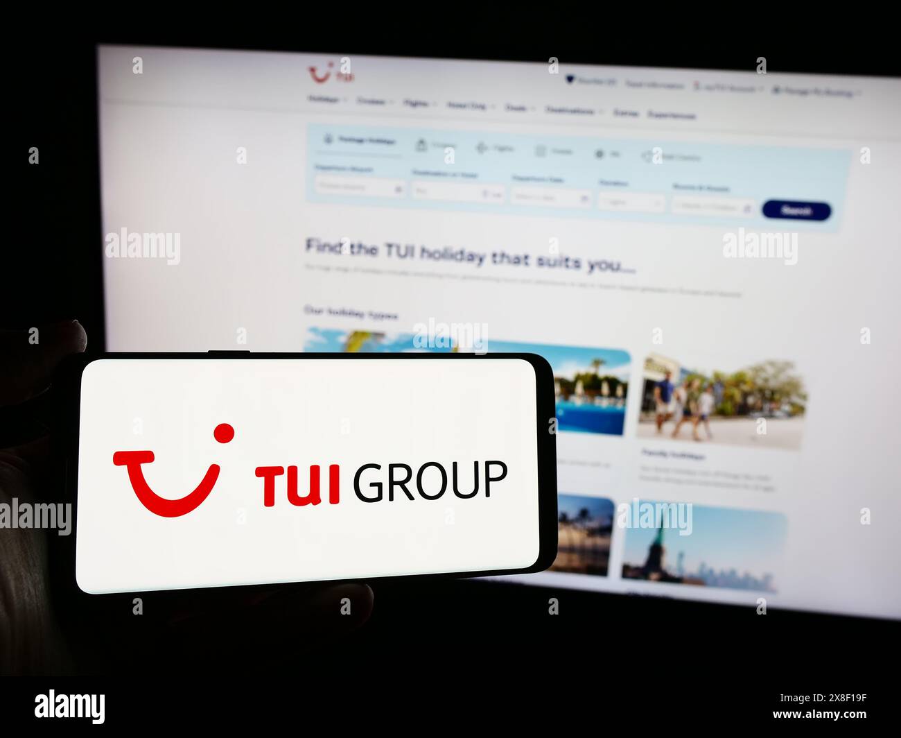 Tui logo hi-res stock photography and images - Alamy