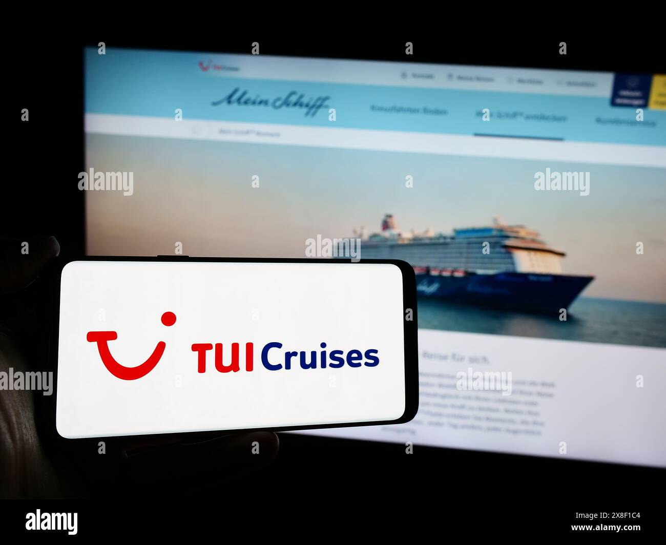 Tui cruises hi-res stock photography and images - Alamy