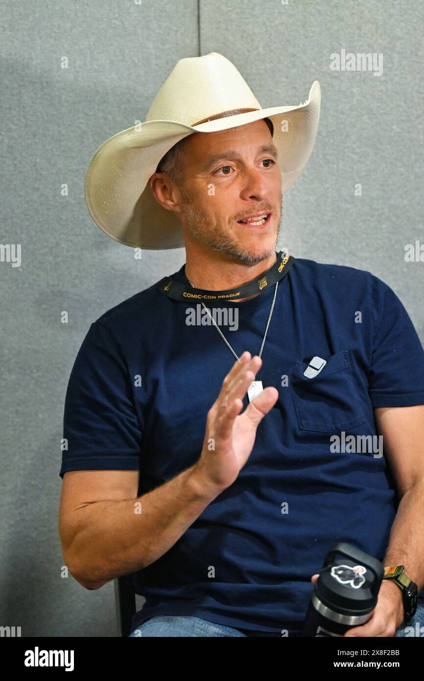 Mandalorian cast hi-res stock photography and images - Alamy