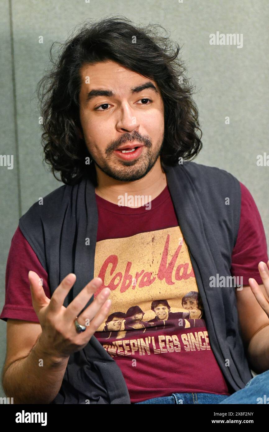 Sonic frontiers cast panel hi-res stock photography and images - Alamy