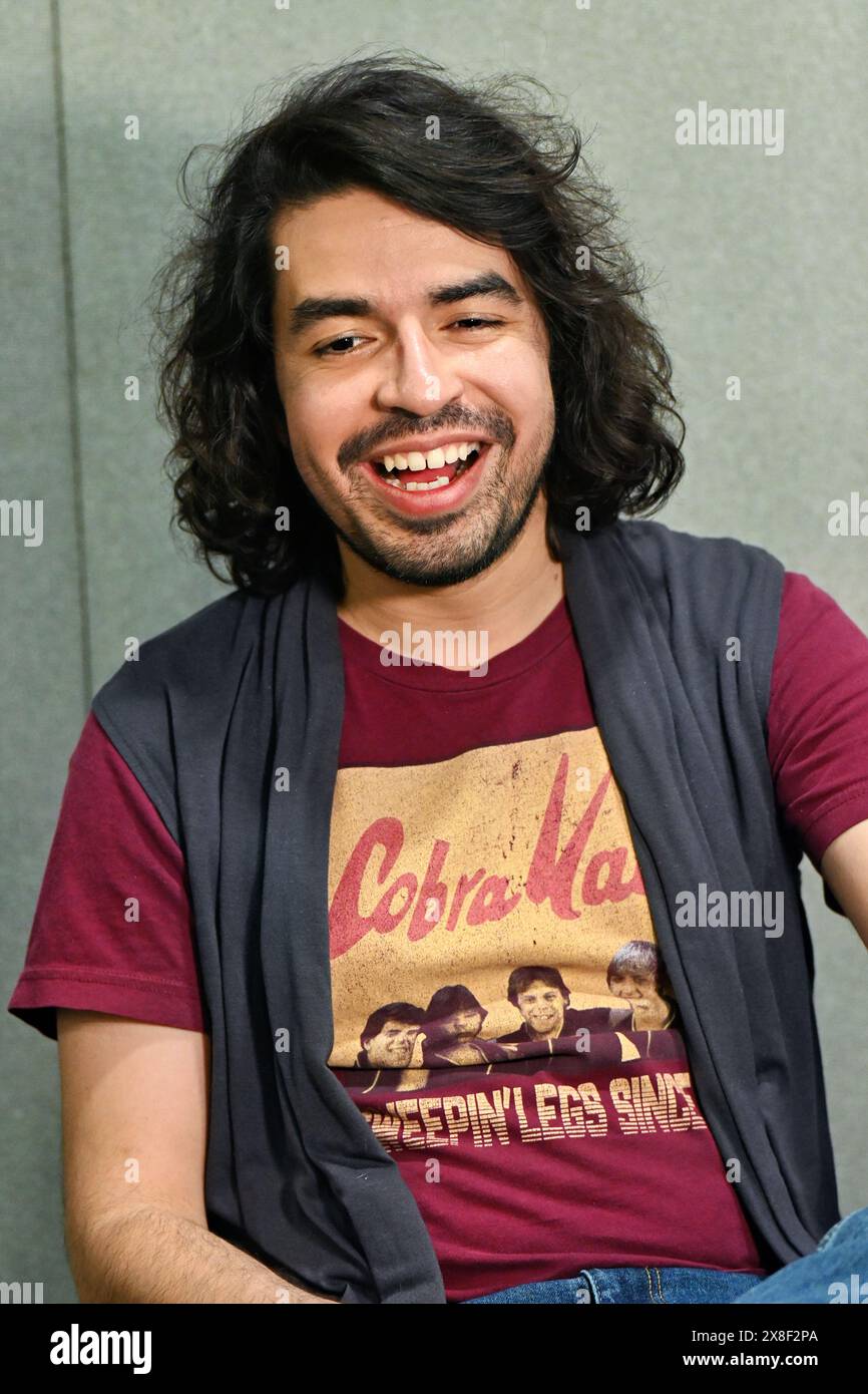 Frieren cast hi-res stock photography and images - Alamy