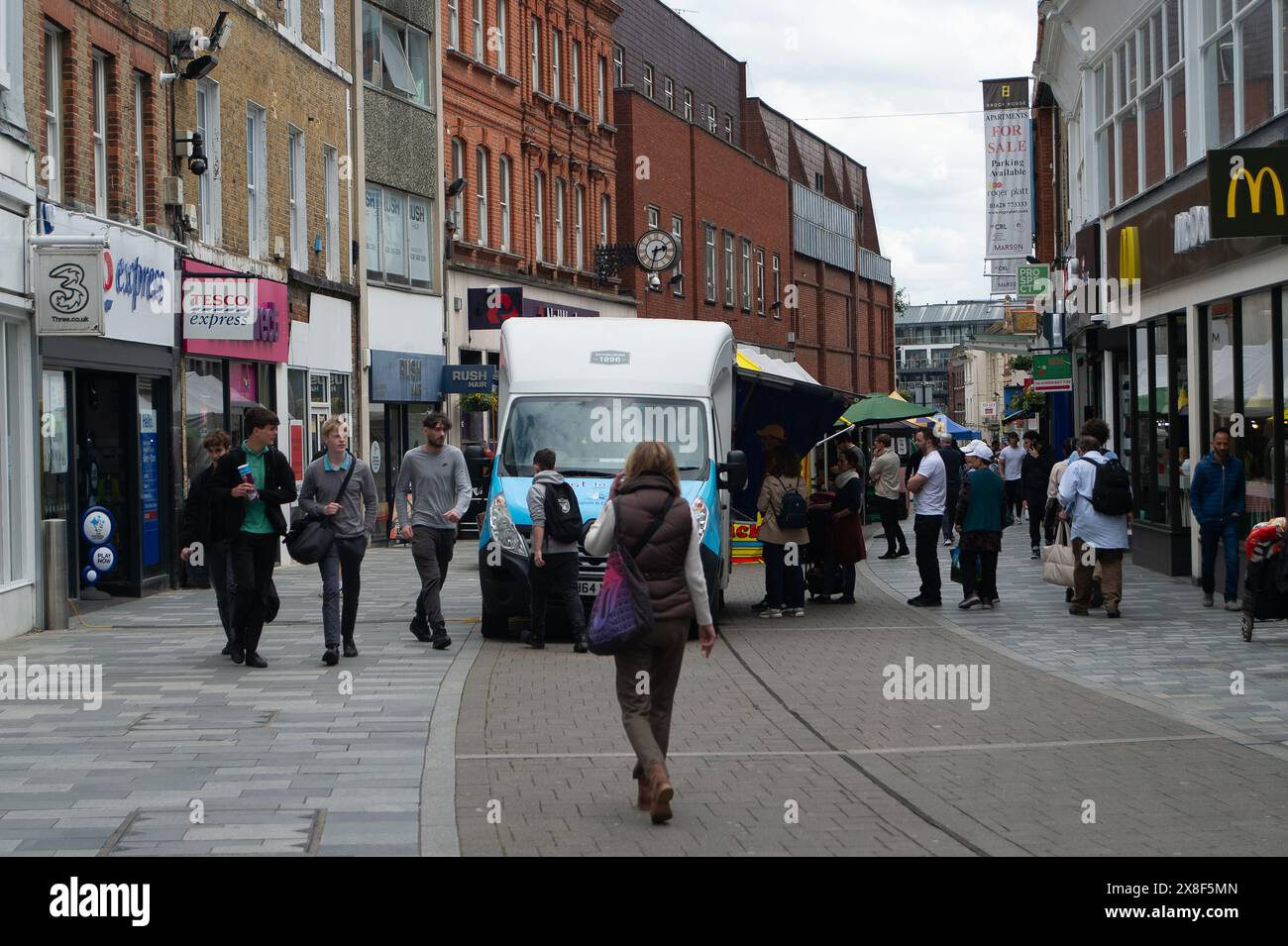 Maidenhead, UK. 24th May, 2024. Shoppers out and about on Market day in ...