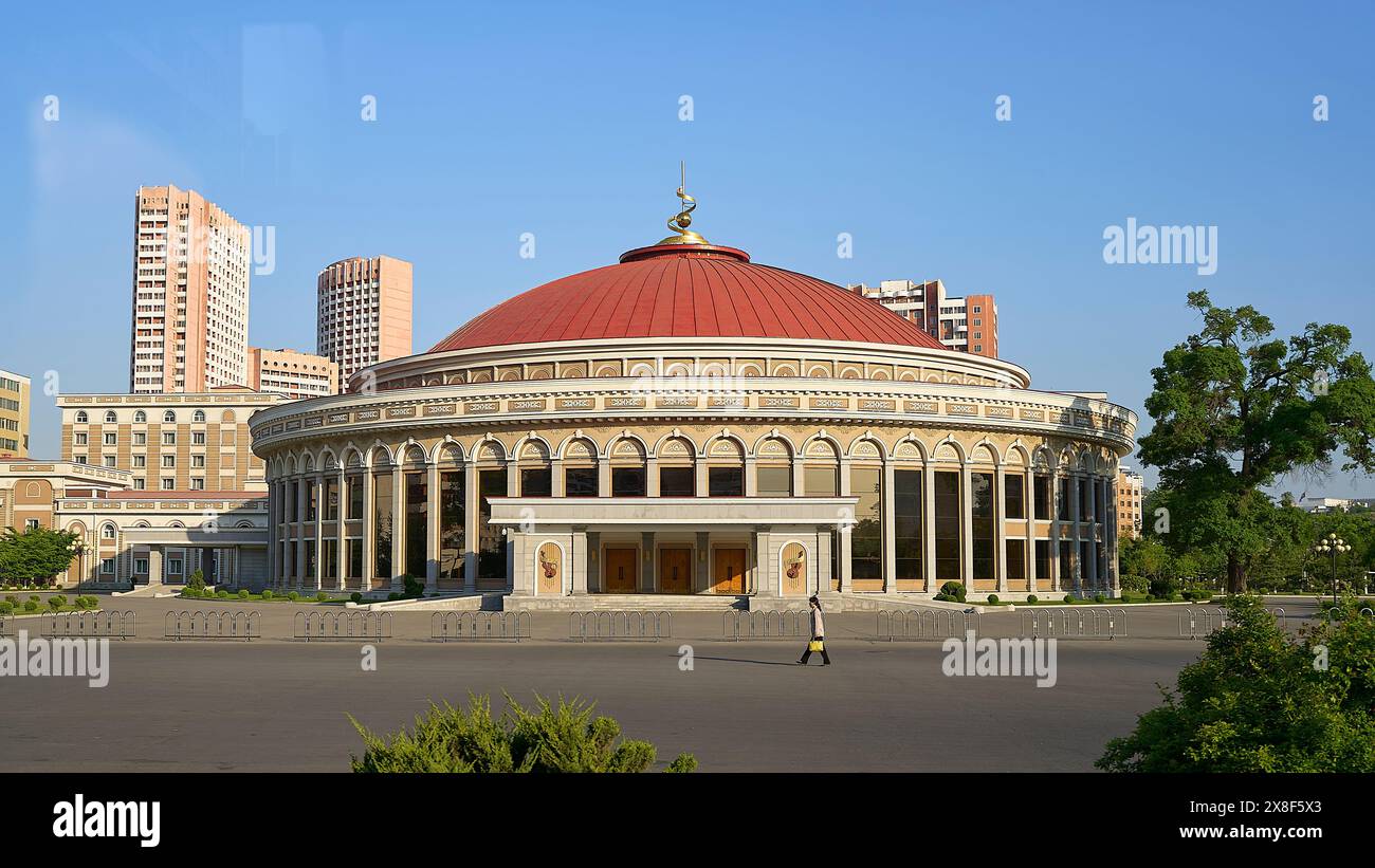 Pioneers, teenagers after a circus performance on the square at the ...