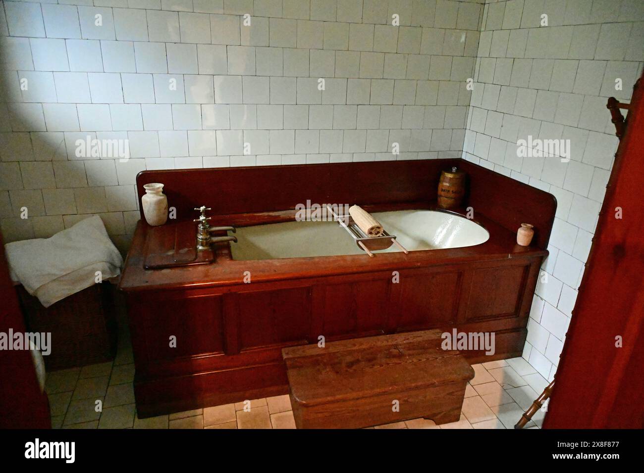 Cragside, Home of William and Margaret Armstrong bathroom ...