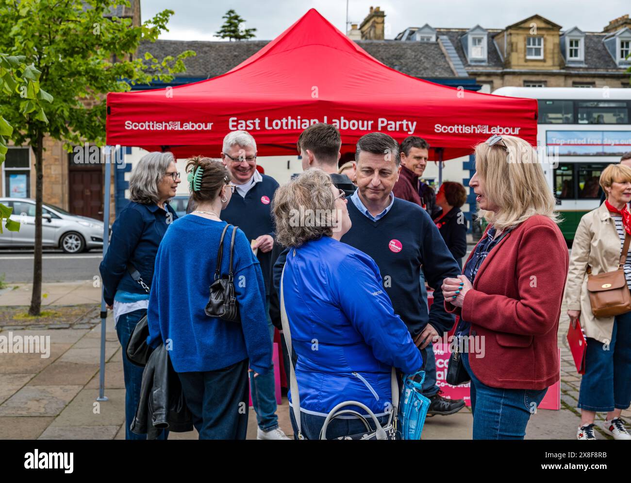 Uk 2024 general election campaign hi-res stock photography and images ...