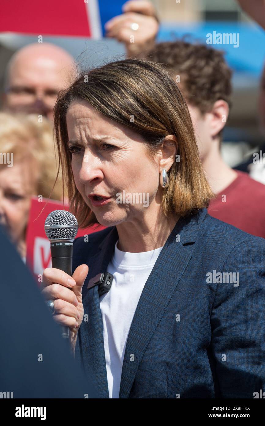 Mansfield, Nottinghamshire, England, UK. 25th May, 2024. Liz Kendall MP ...