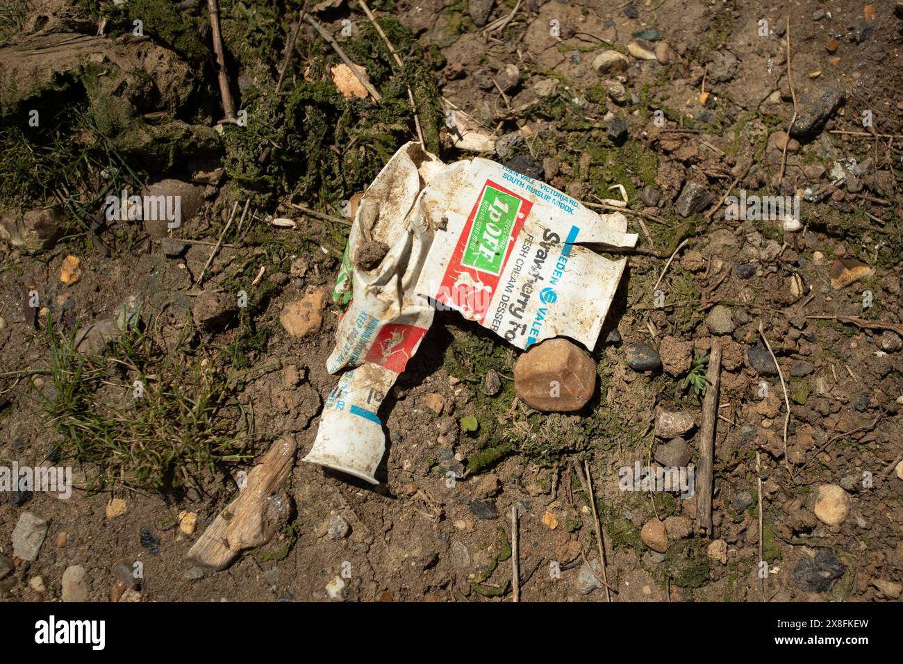 1970s plastic pollution hi-res stock photography and images - Alamy